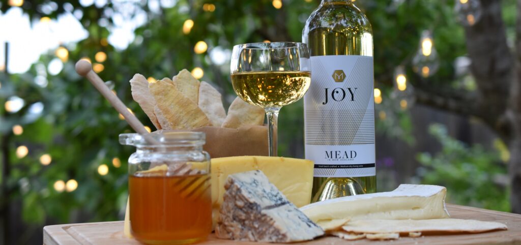 BeeOnBlueBackground - Mead in New Zealand